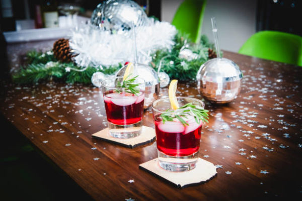 Holiday Drinks: 6 Healthy & Easy Festive Drink Recipes You Must Try