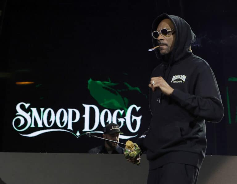 Legendary Rapper Snoop Dogg Says He's Giving Up Weed Smoking...For Good ...