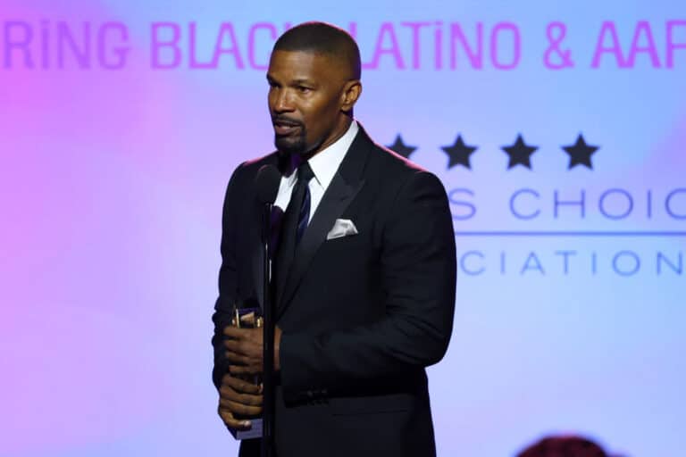 Jamie Foxx Tears Up in First Public Appearance Since Health Scare: "Its ...